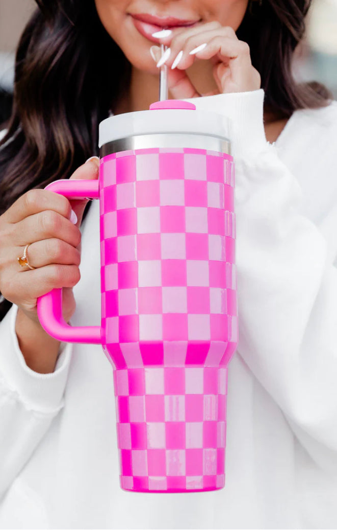 Pink checkered tumbler – The Cactus Flower Accessories
